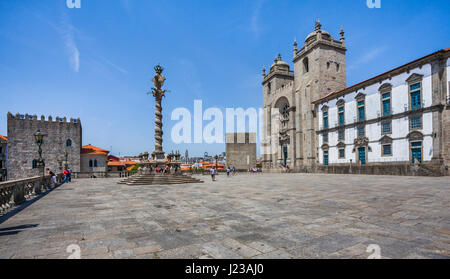 Portugal, Region Norte, Porto, Terreiro da Sé, the square in front of ...