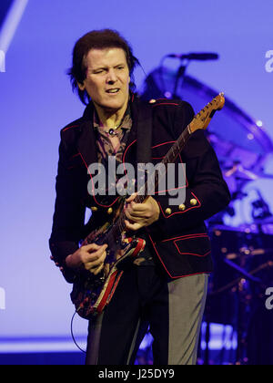 Yes feat Anderson, Rabin & Wakeman (ARW) perform live at the Edinburgh ...