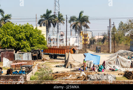 Life in tent slums in Delhi, India Stock Photo - Alamy