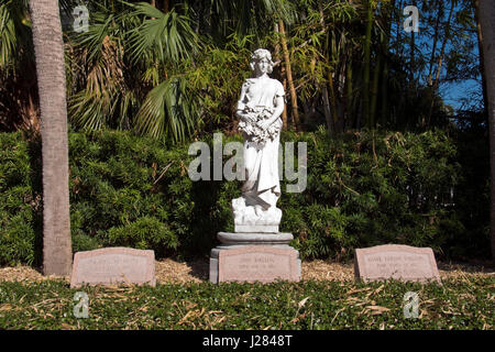 Graves of John Ringling, his wife, Mable and his sister, Ida, in the ...