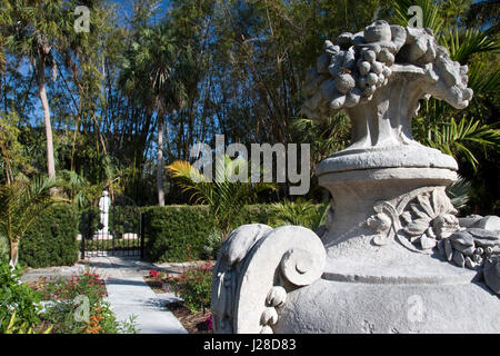 Graves of John Ringling, his wife, Mable and his sister, Ida, in the ...