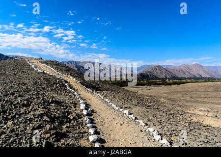 Peru, Ica, Nasca, Nazca Stock Photo - Alamy