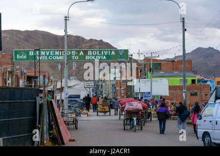 Peru, Puno, Desaguadero, Peru / Bolivia border at Desaguadero Stock ...