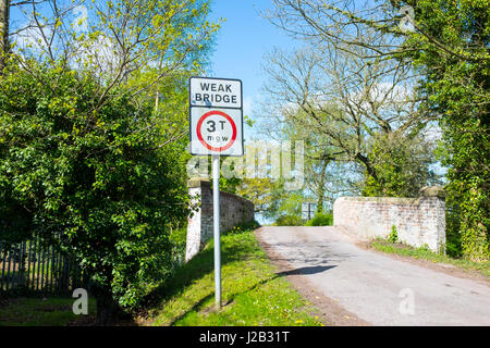 Weak bridge sign in Cheshire UK Stock Photo - Alamy