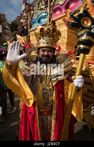 King Momo float parade : Carnival festival ; Carnaval ; Intruz ...