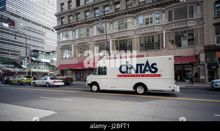 Cintas uniform service truck - USA Stock Photo - Alamy