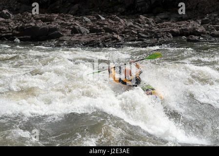 Kayaking The Narrows on the Grande Ronde River in Southeast Washington ...