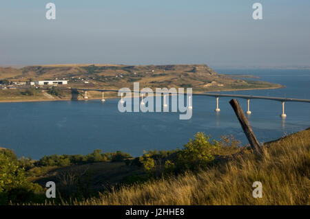 Spectacular Four Bears Bridge stretches across the Missouri River man ...