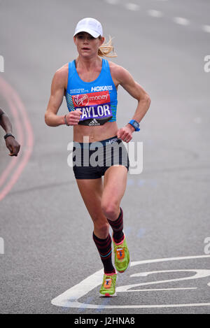 Kellyn Taylor of the USA taking part in the 2017 London Marathon Stock ...