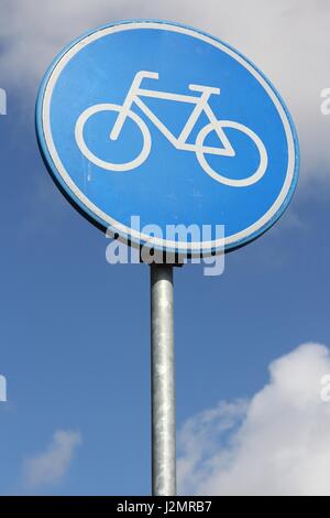 Dutch road sign: route for pedal cycle and mopeds only Stock Photo - Alamy
