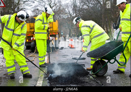 Transport Leader Cllr Gordon MacKenzie oversees the start of the Pot ...