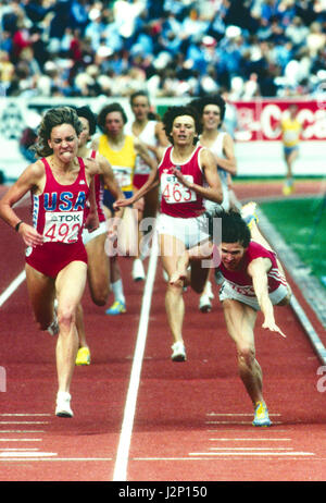 Mary Decker competing in the 1500m at the 1983 World Track and Field ...
