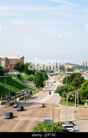 Street traffic in the city of Memphis - MEMPHIS, UNITED STATES ...