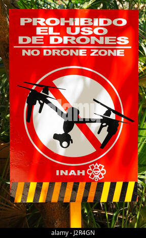 prohibited area no drone sign Stock Photo - Alamy