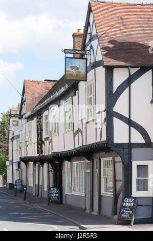 12th Century Ye Olde Ostrich Inn, High Street, Colnbrook, Berkshire ...