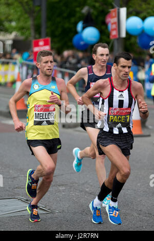 Jonny Mellor running in the 2017 London Marathon Stock Photo - Alamy
