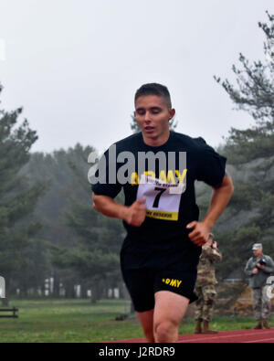 Pfc. Raymond Gomez, 387th Engineer Company, 315th Engineer Battalion ...