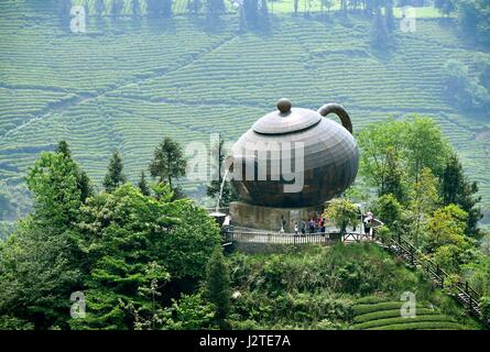 Enshi, China's Hubei Province. 1st May, 2017. Tourists visit an organic ...