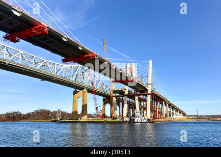 The old and new Goethals Bridge. The Goethals Bridge connects Elizabeth ...