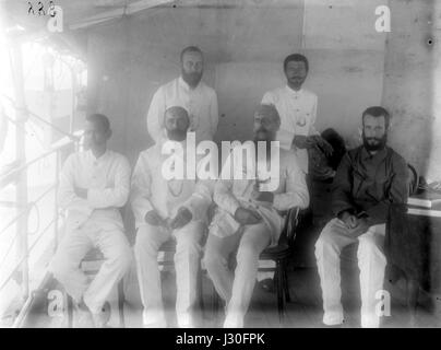 Arthur Wichmann en zijn expeditieleden (cropped Hendrikus Albertus ...