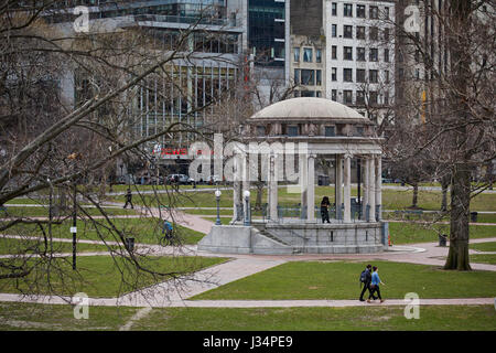 Boston Common, the country's oldest park Beacon Hill Historic District ...