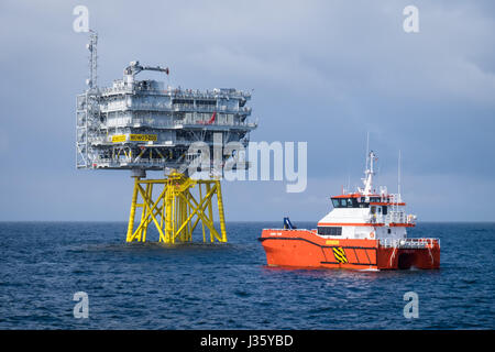 The crew transfer vessel Njord Thor pushed on to the offshore ...