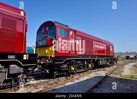 Class 20 diesel locomotive 20142 arriving at Goathland Station on the ...