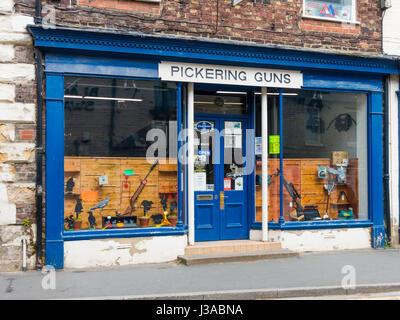 Gun shop in Pickering, North Yorkshire, England Stock Photo - Alamy