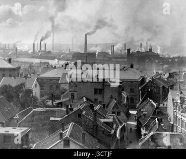 Captured in 1890, this image shows Zurich's Theaterplatz from Schneeli ...