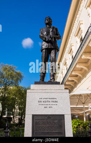 Statue of Air Chief Marshal of Sir Keith Park 'Defender of London' 1940 ...