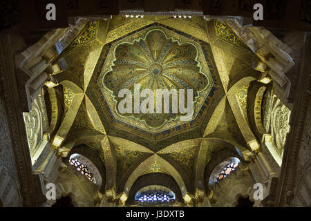 Mihrab in the Great Mosque (Mezquita Cathedral), beautifully ornamented ...