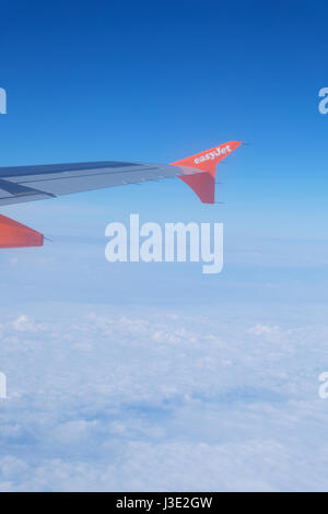 Aircraft wing belonging to EasyJet airline Stock Photo - Alamy