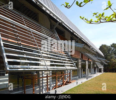 Detail showing louvres. The Pool Studio of Matharoo Associates ...