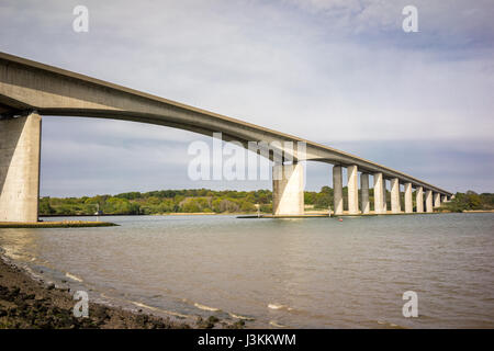 The Orwell Bridge opened in 1982 carries the A14 trunk road over the ...