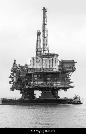 Brent Delta North Sea oil production platform Stock Photo - Alamy
