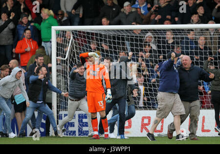 Scunthorpe United goalkeeper Joe Anyon Stock Photo - Alamy