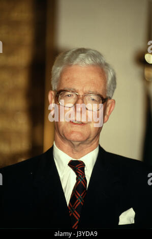 Kuwait City - 12 October 1994 - US Secretary of State Warren ...