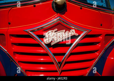 Foden badge on front grill of truck Stock Photo - Alamy