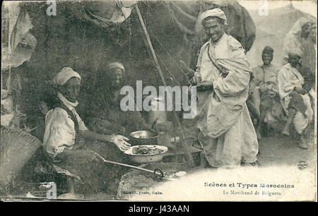 Marchands de beignets Maroc 1919 Stock Photo - Alamy