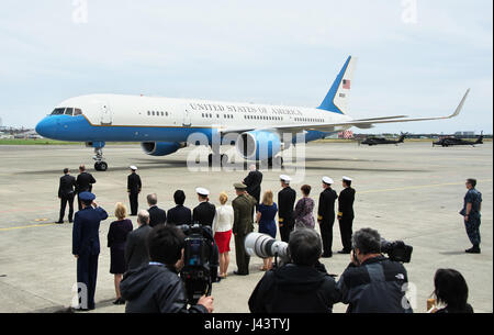 Mike Pence, Karen Pence, Atsugi, Kanagawa, Japan, April 18, 2017 : U.S ...