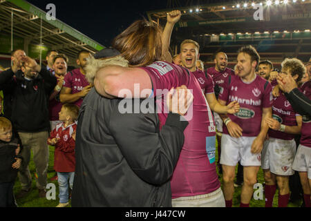 Leicester, UK. 9th May, 2017. Matt Cox proposes to girlfriend Beth ...