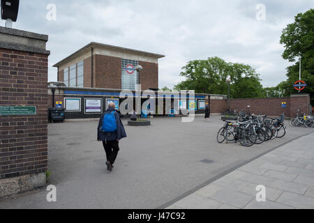 London: Northfields underground station, Piccadilly line station in ...
