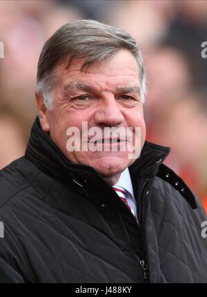 SAM ALLARDYCE SUNDERLAND FC MANAGER FOOTBALL MANAGER SUNDERLAND STADIUM ...