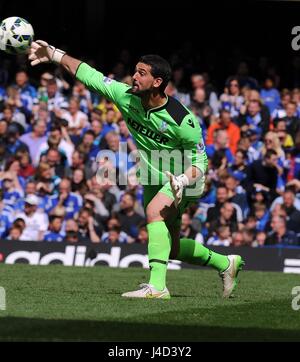 Crystal Palace goalkeeper Julian Speroni celebrates victory after the ...