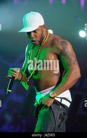 Rapper Flo Rida performing at the 2008 102.7 KISS FM Wango Tango ...