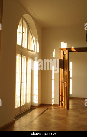 Old window in empty room Stock Photo - Alamy