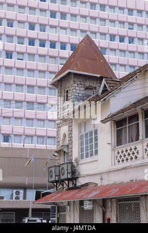 Tanzania, Dar es Salaam, Samora avenue, street scene, department store ...