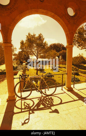 Spain, Majorca, close Porreres, Santuari de Monti Sion, inner courtyard ...
