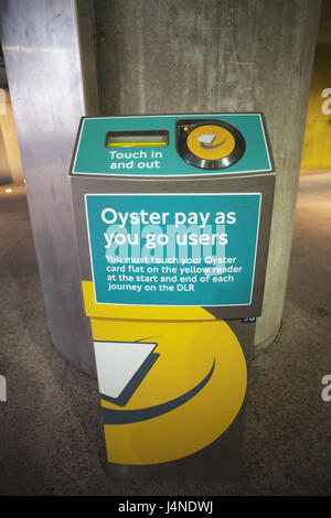 Oyster card reader at a London Underground tube station Stock Photo - Alamy