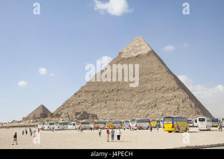 Buses with tourists by Pyramids Egypt Stock Photo - Alamy